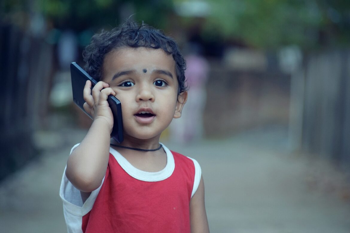 7 Activities to help kids reduce smartphone use » SilverScoop Blog